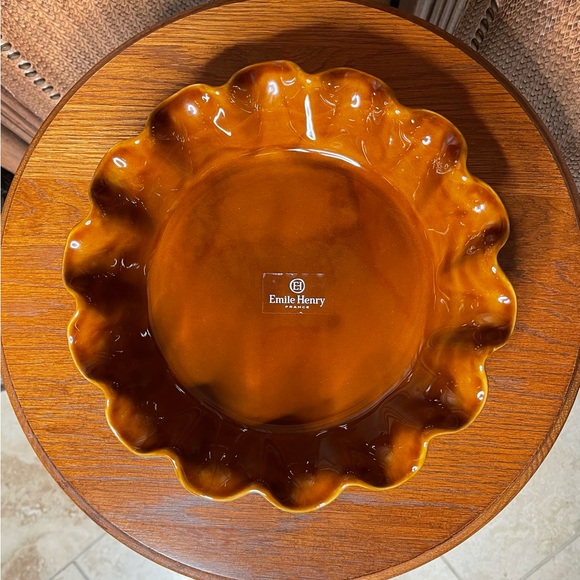 Emile Henry | Kitchen | Emile Henry Ruffled Stoneware Pie Dish | Poshmark